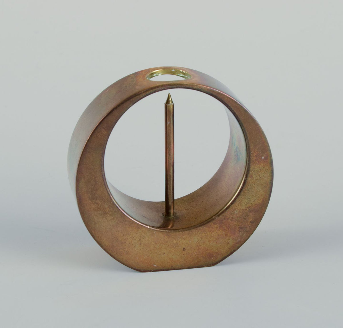 Arthur Pe for Kolbäck, Sweden. Three small brass candlesticks. Ca. 197 ...