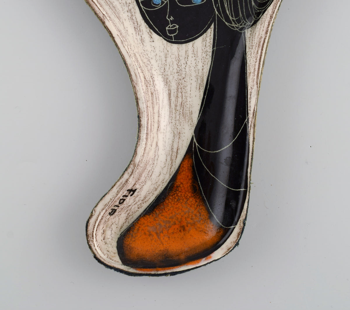 Fidia, Italy. Dish in leather-covered ceramics with hand-painted femal ...